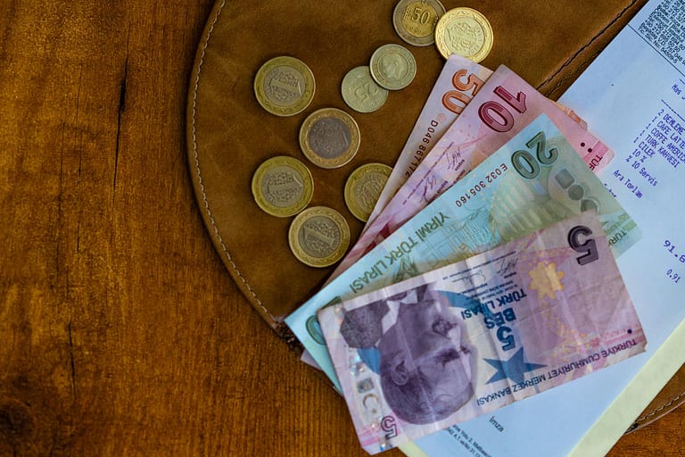 Money in Turkey: Currency, Exchange Rates & Tipping Guide 2026